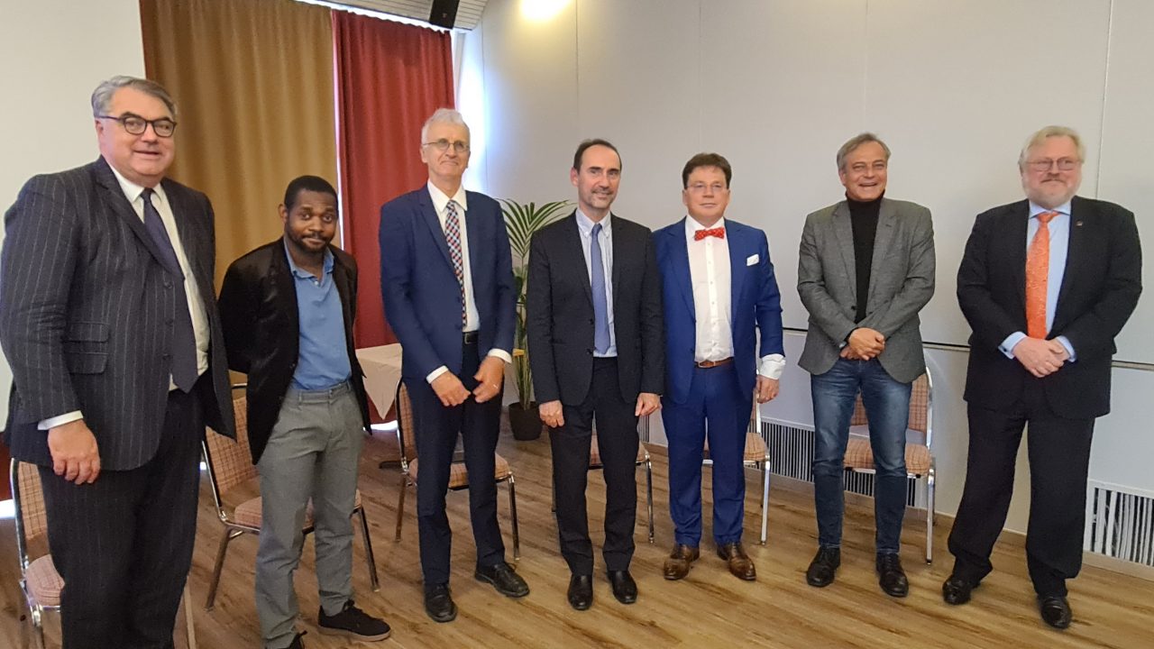 Resource-production decoupling and eco-socio-environmental performance ...